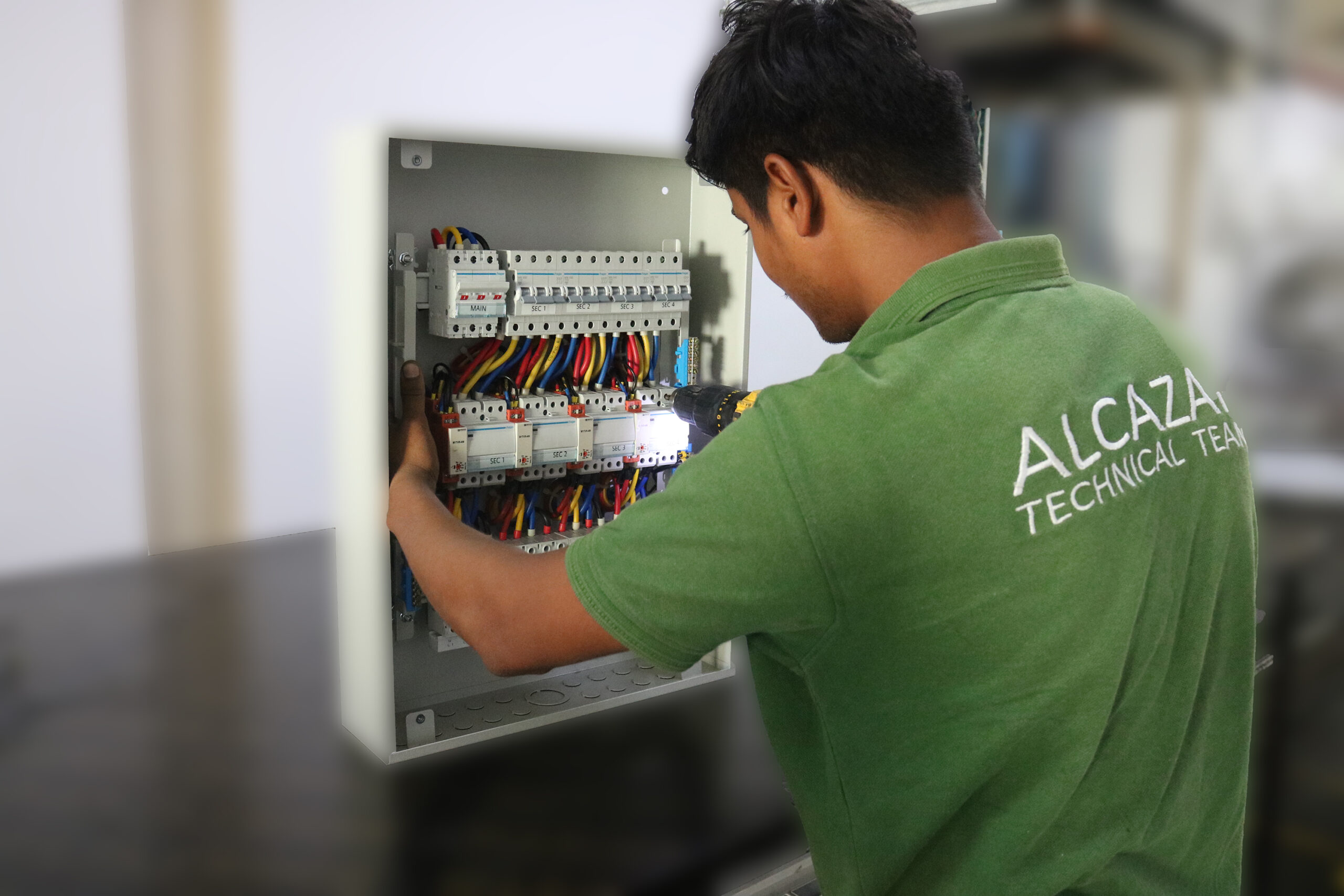 Expert Electrical Contractor in Dubai | Electrical Services Dubai, UAE